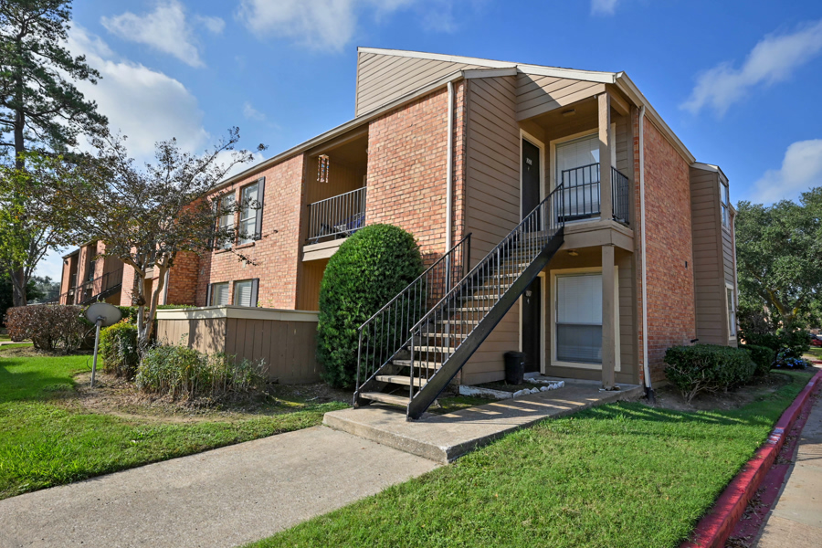 Pebble Creek Apartments | Houston, TX | (281) 890-2234